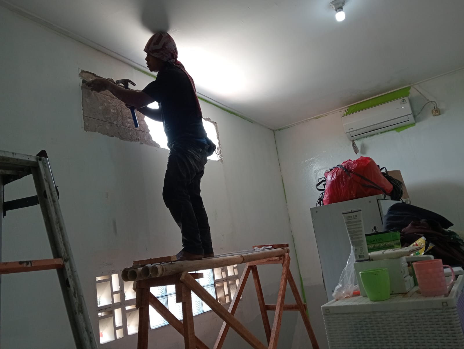 Korem 052/Wkr Selesaikan Pembuatan Tempat Tidur Panti Asuhan Yayasan ...